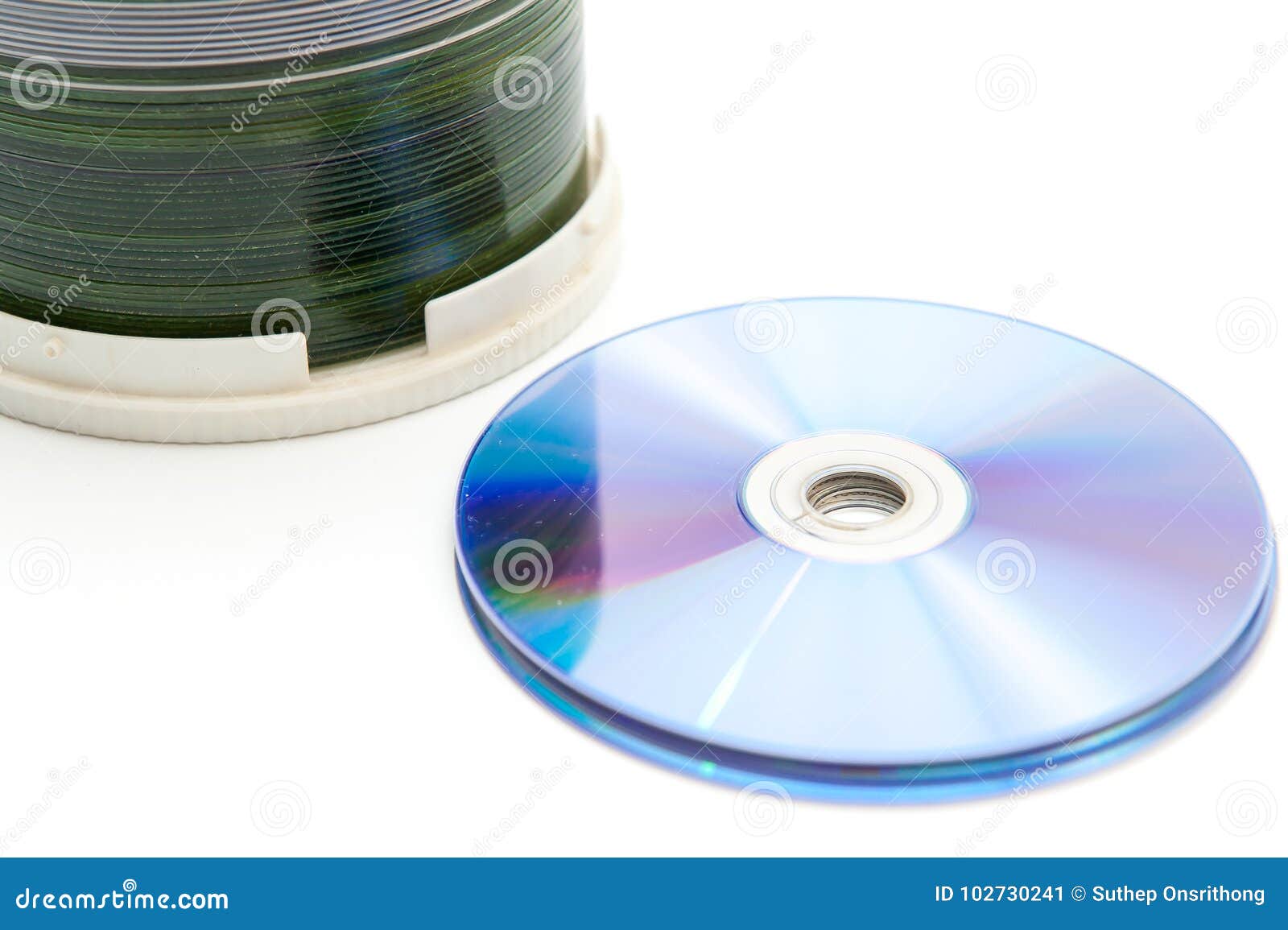 CD, DVD, immagine stock. Immagine di colorato, recupero - 102730241