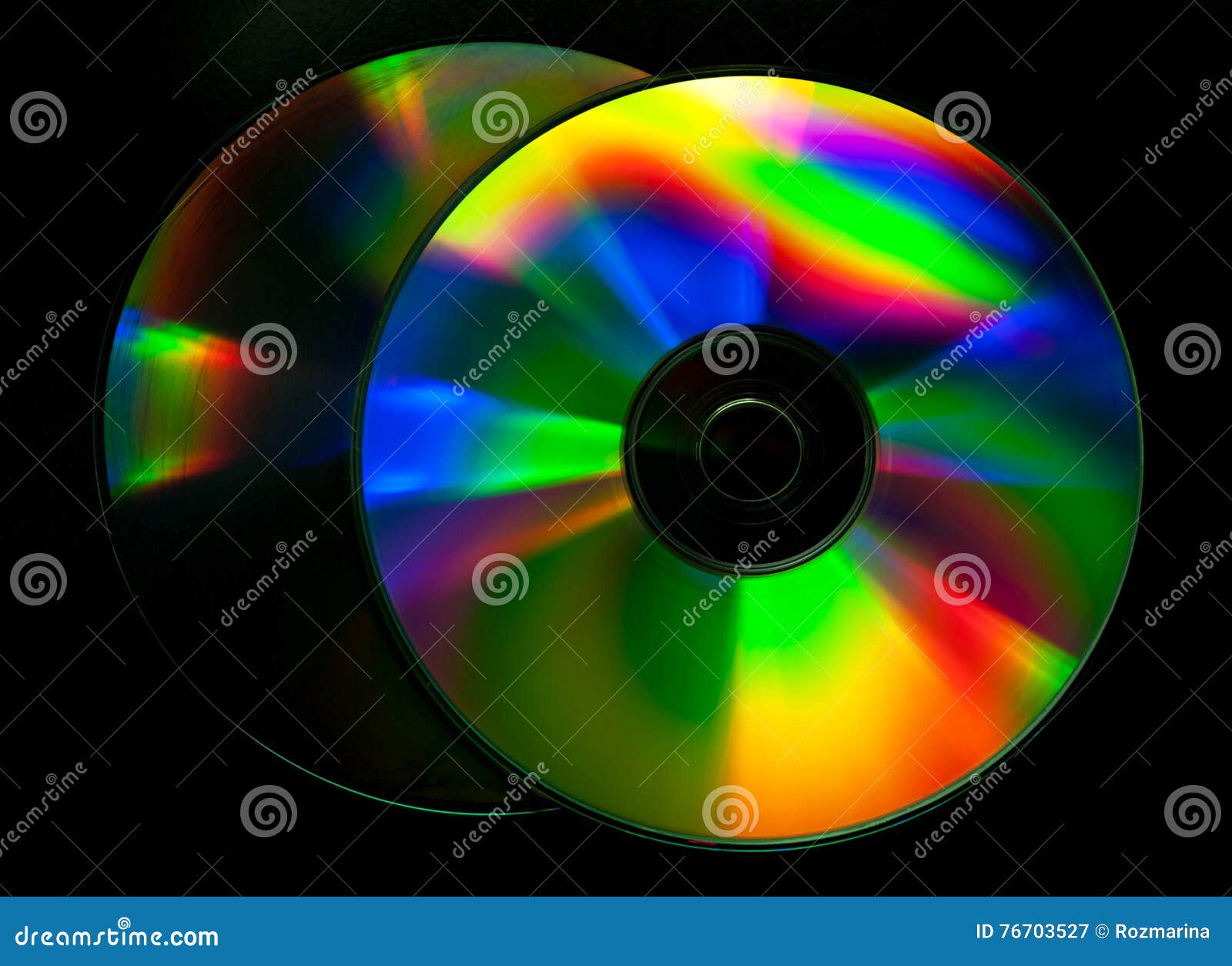 CD- und DVD-Scheibe stockbild. Bild von vertrag, speicherung - 76703527