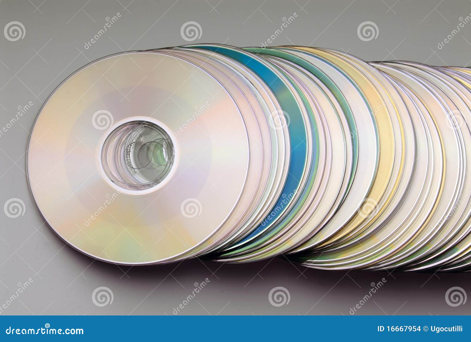 CDs stock foto. Image of diameter, duim, technologie - 16667954