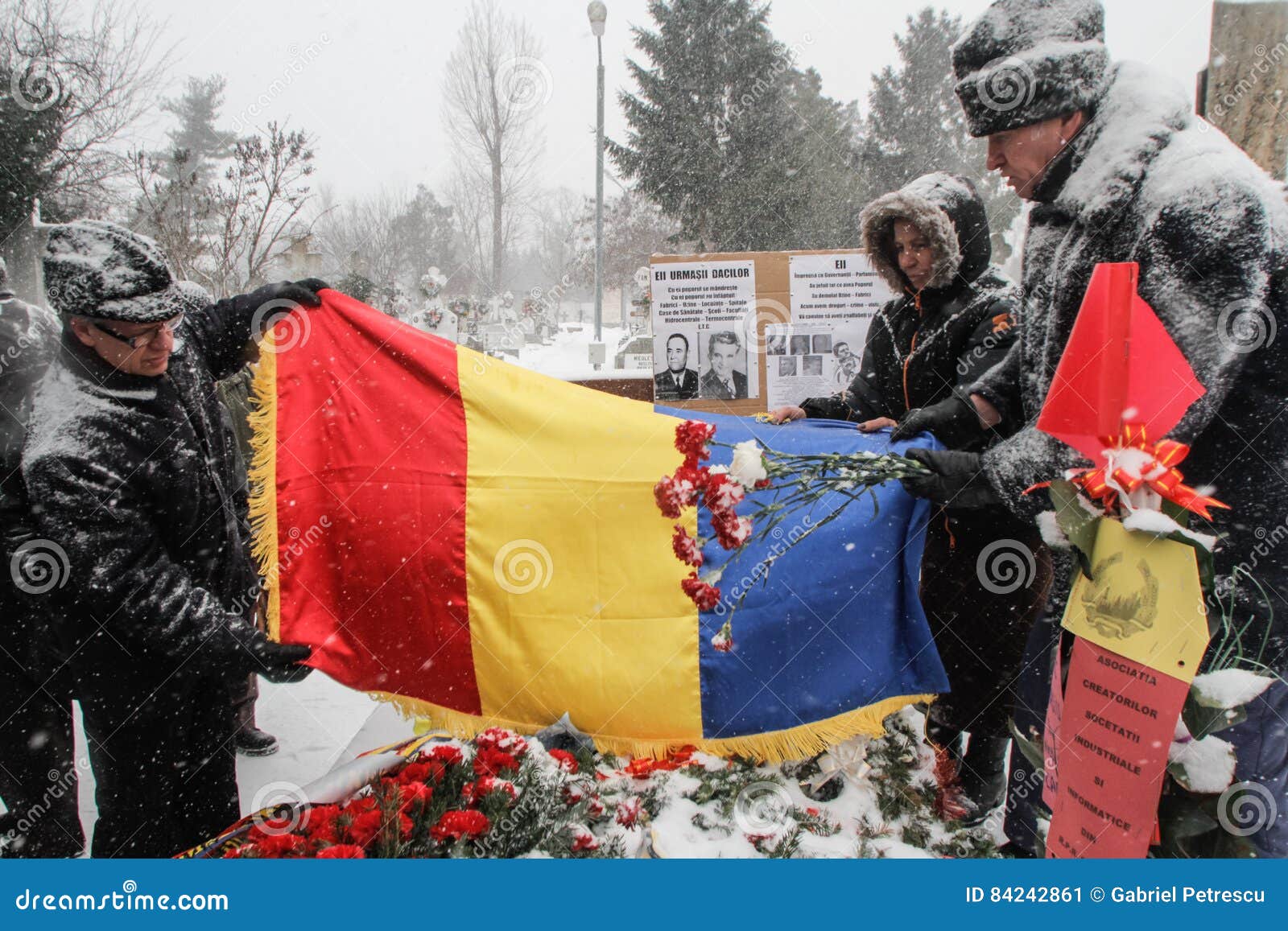 Ceausescu-` s Gedenken redaktionelles foto. Bild von winter - 84242861