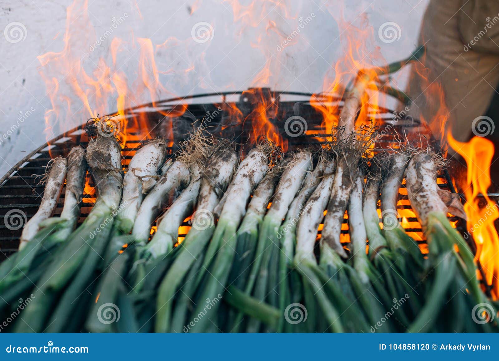 Cebolla Catalan De Los Calcots O Cambray Tradicional Foto de archivo ...