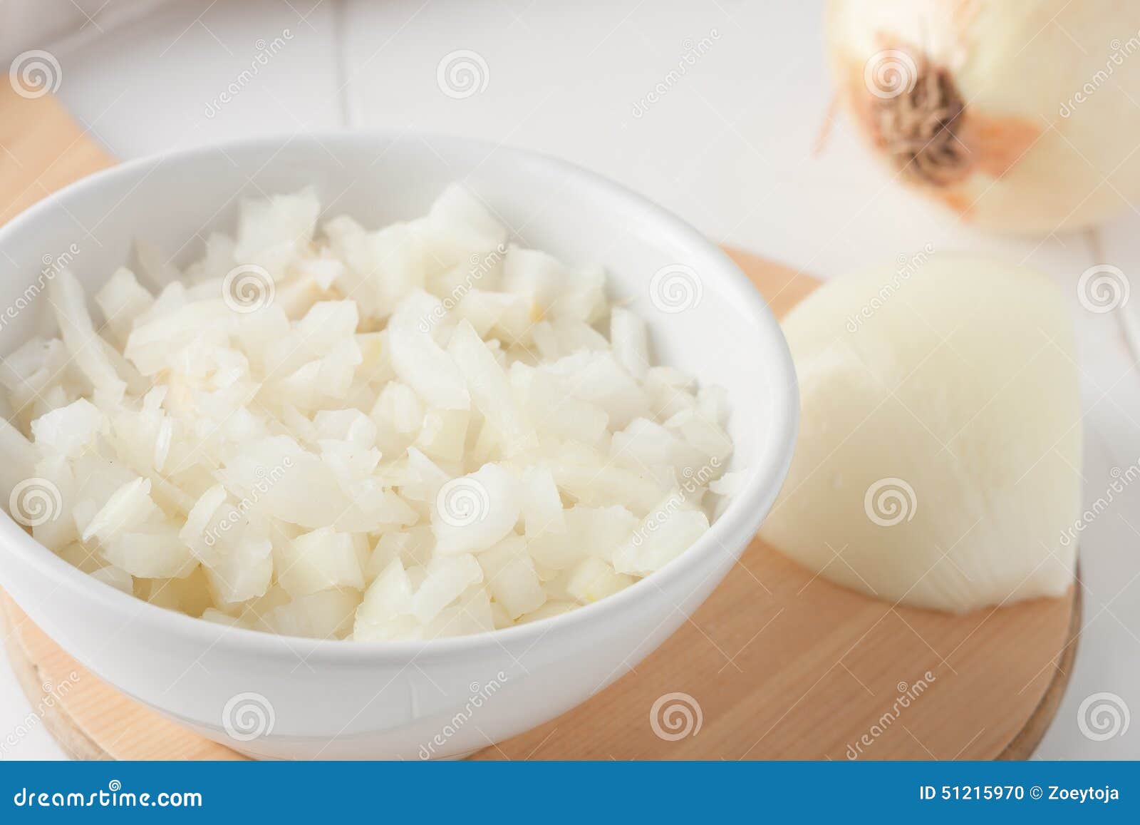 Cebolla Cortada En Cuadritos Foto de archivo - Imagen de picante ...