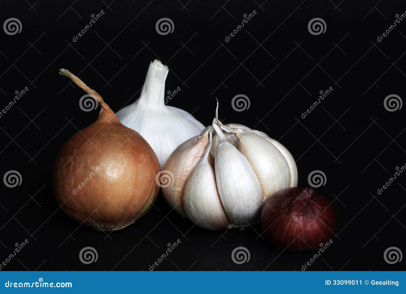 Cebolla Del Ajo Y Cebolla Roja Imagen de archivo - Imagen de almuerzo ...