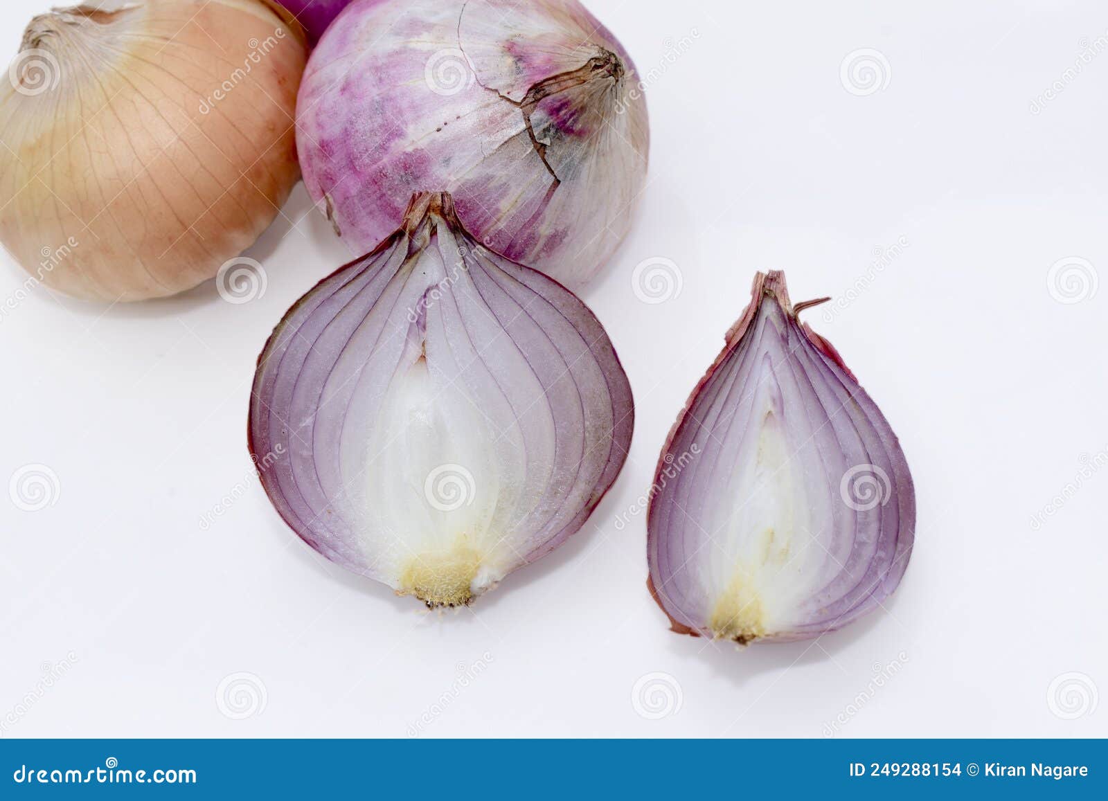 Cebolla Roja Y Cebolla Cortada Foto de archivo - Imagen de cebolla ...