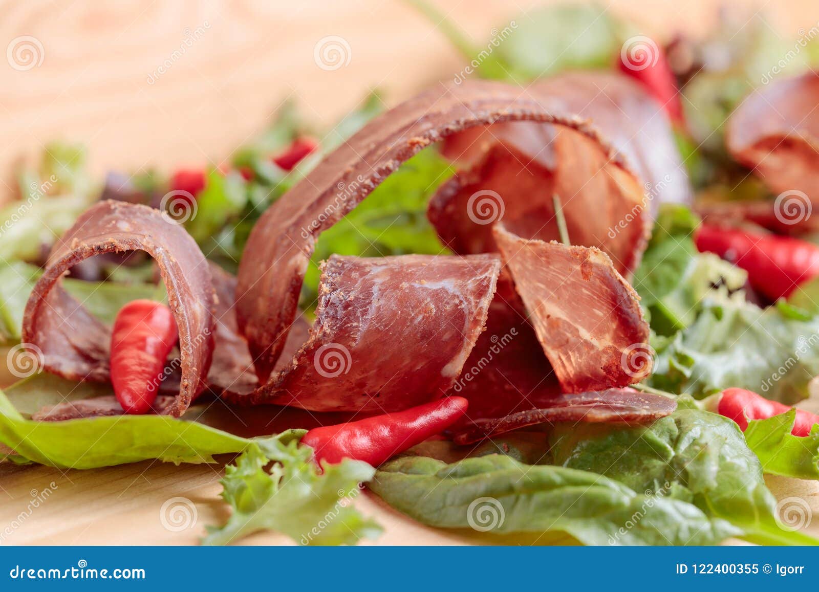 Cecina Seca Con Las Hierbas Y Las Pimientas Rojas Imagen de archivo ...