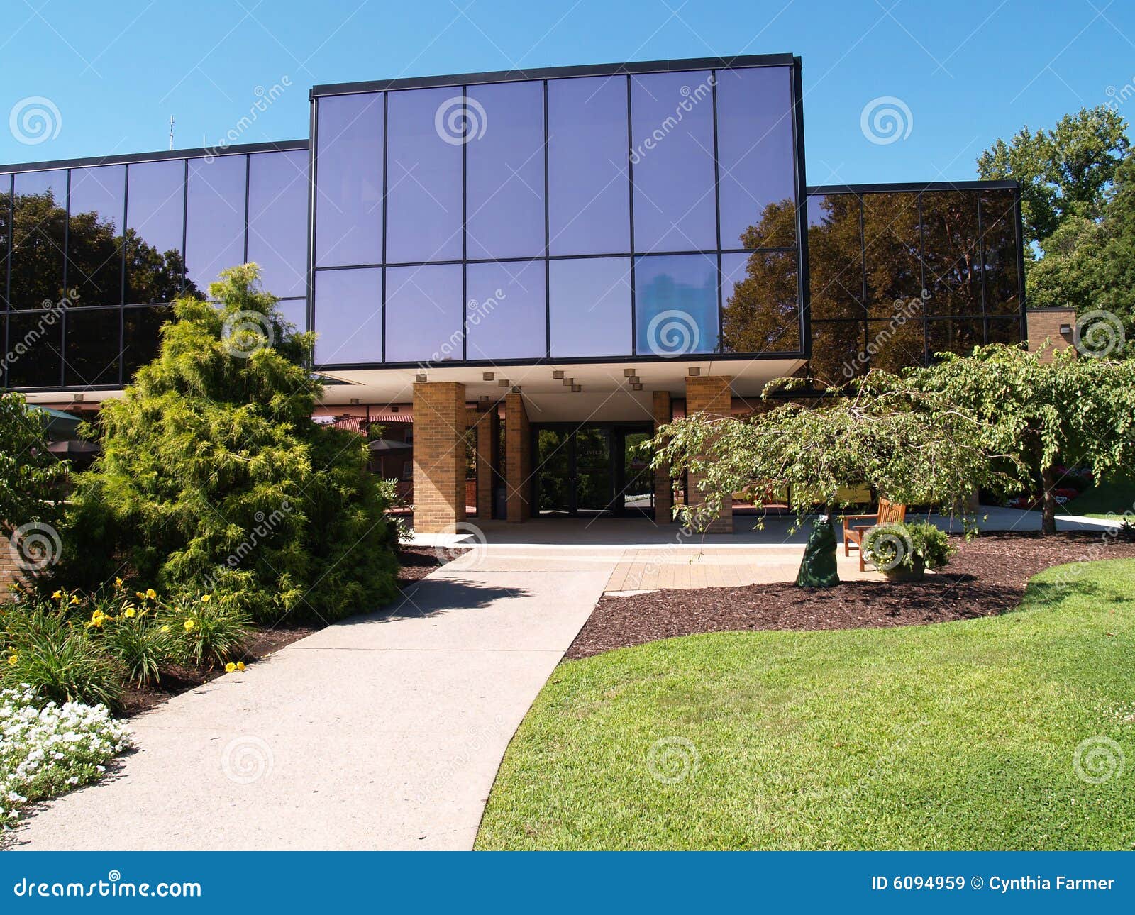 Cedar Crest College stock image. Image of entrance, america - 6094959