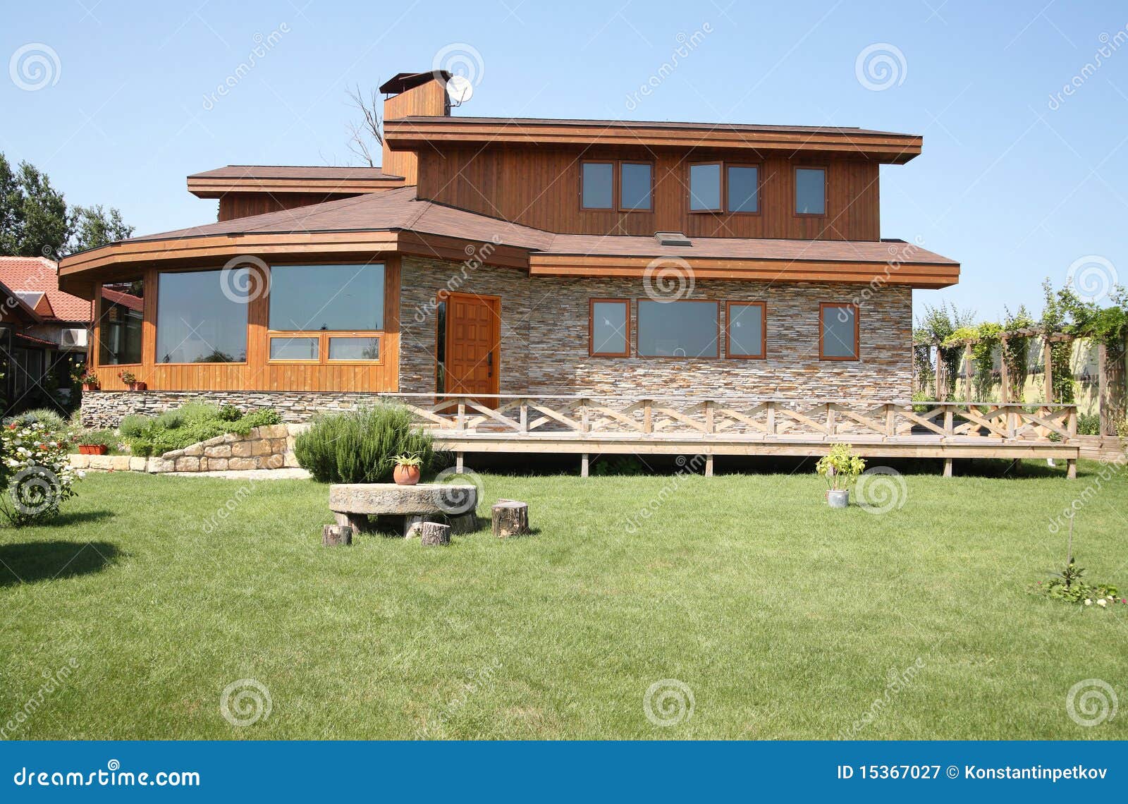 Cedar house stock image. Image of apartment, lawn, table - 15367027