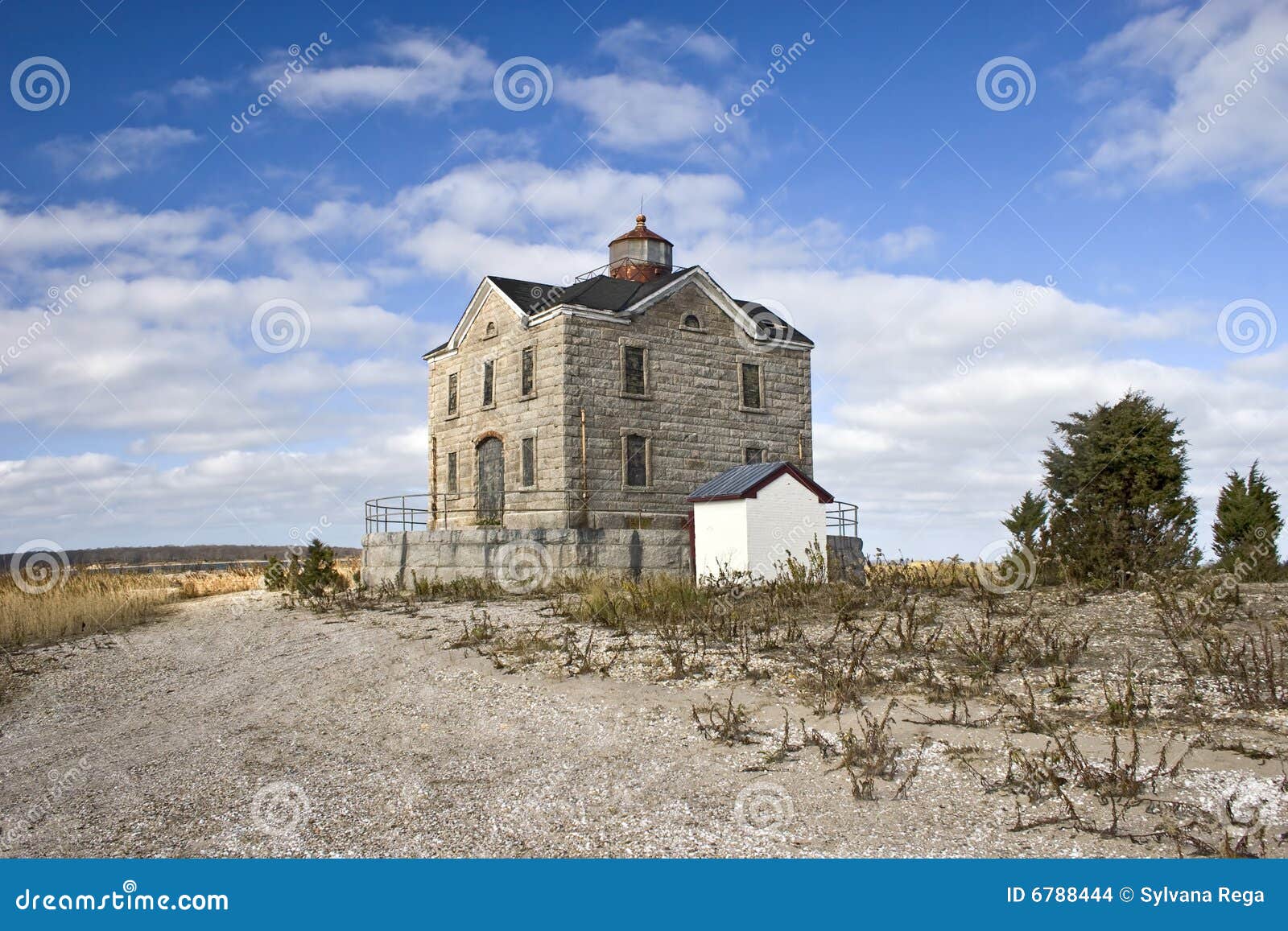 Cedar Point Lighthouse stock photo. Image of hampton, ceder - 6788444