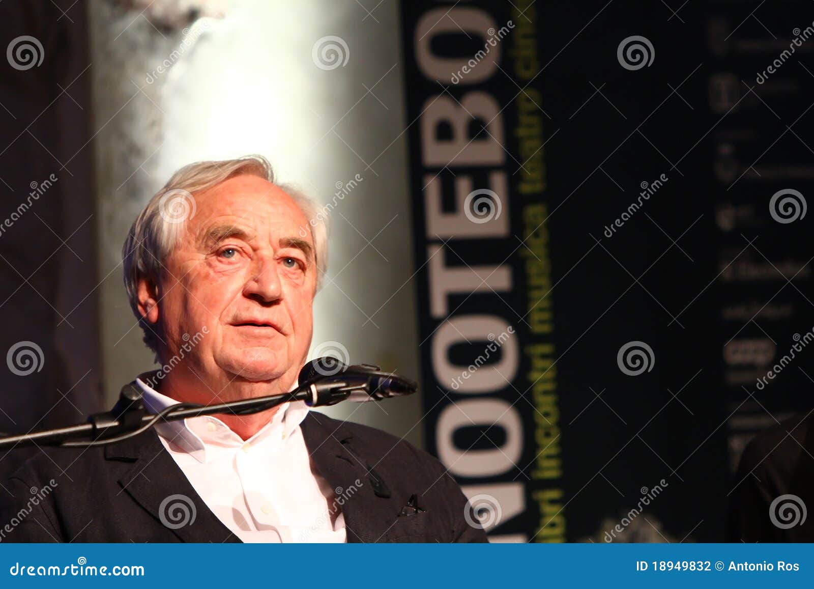 Cees Nooteboom, writer editorial photography. Image of book - 18949832