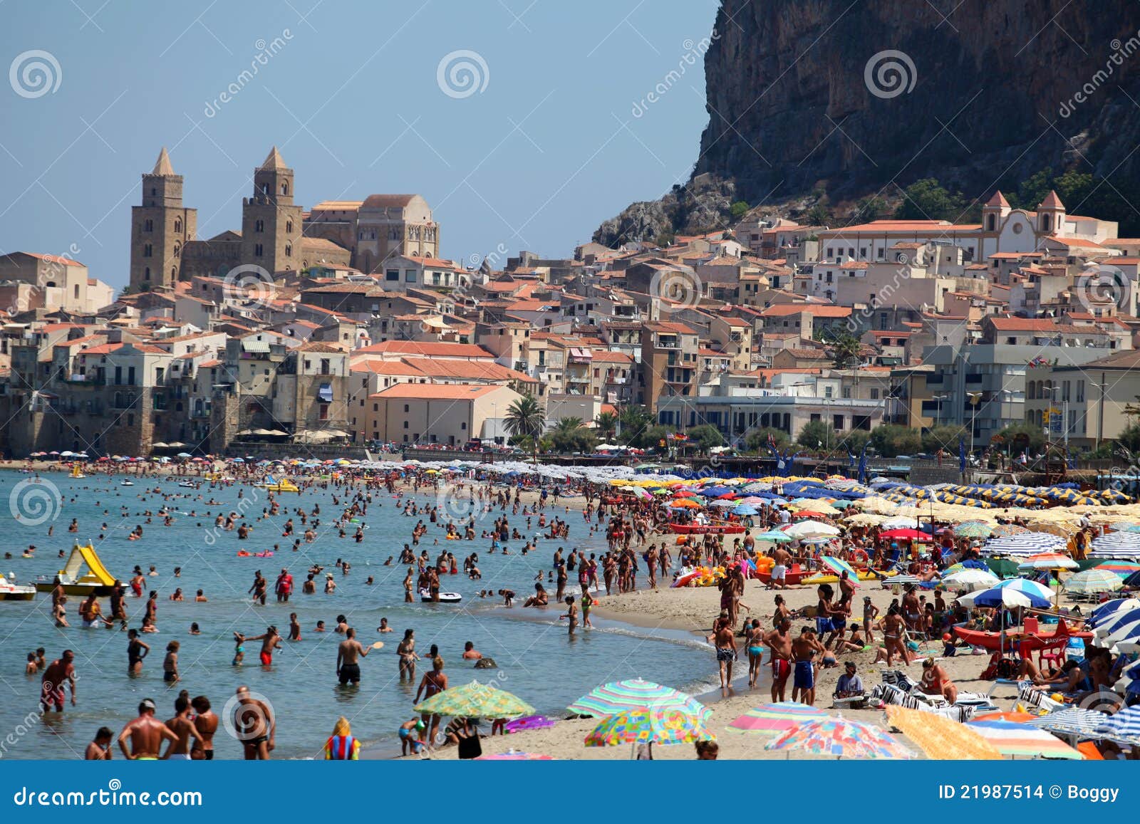 Cefalu, Sicily editorial stock image. Image of italian - 21987514