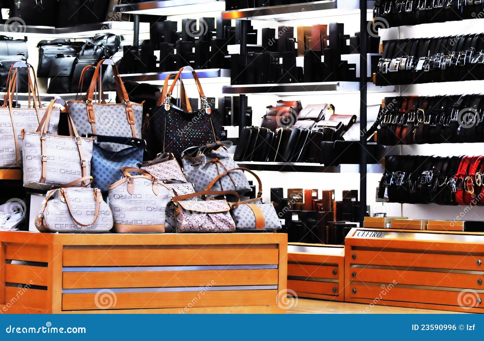 Cefiro handbag store editorial photo. Image of bags, shelves - 23590996