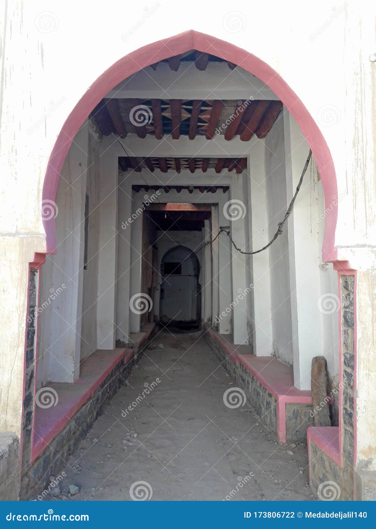 Traditional Nceiling Ceilinged with Palm Tree Trunks and Branches of ...