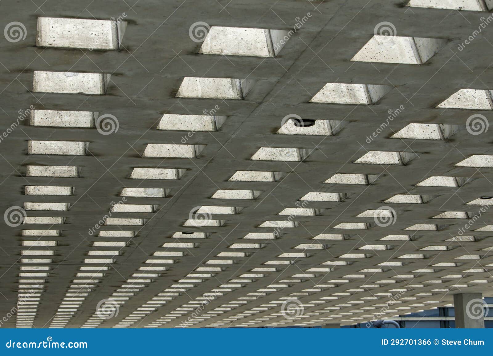 Ceiling Lighting Setup in a Modern Museum Editorial Photo - Image of ...