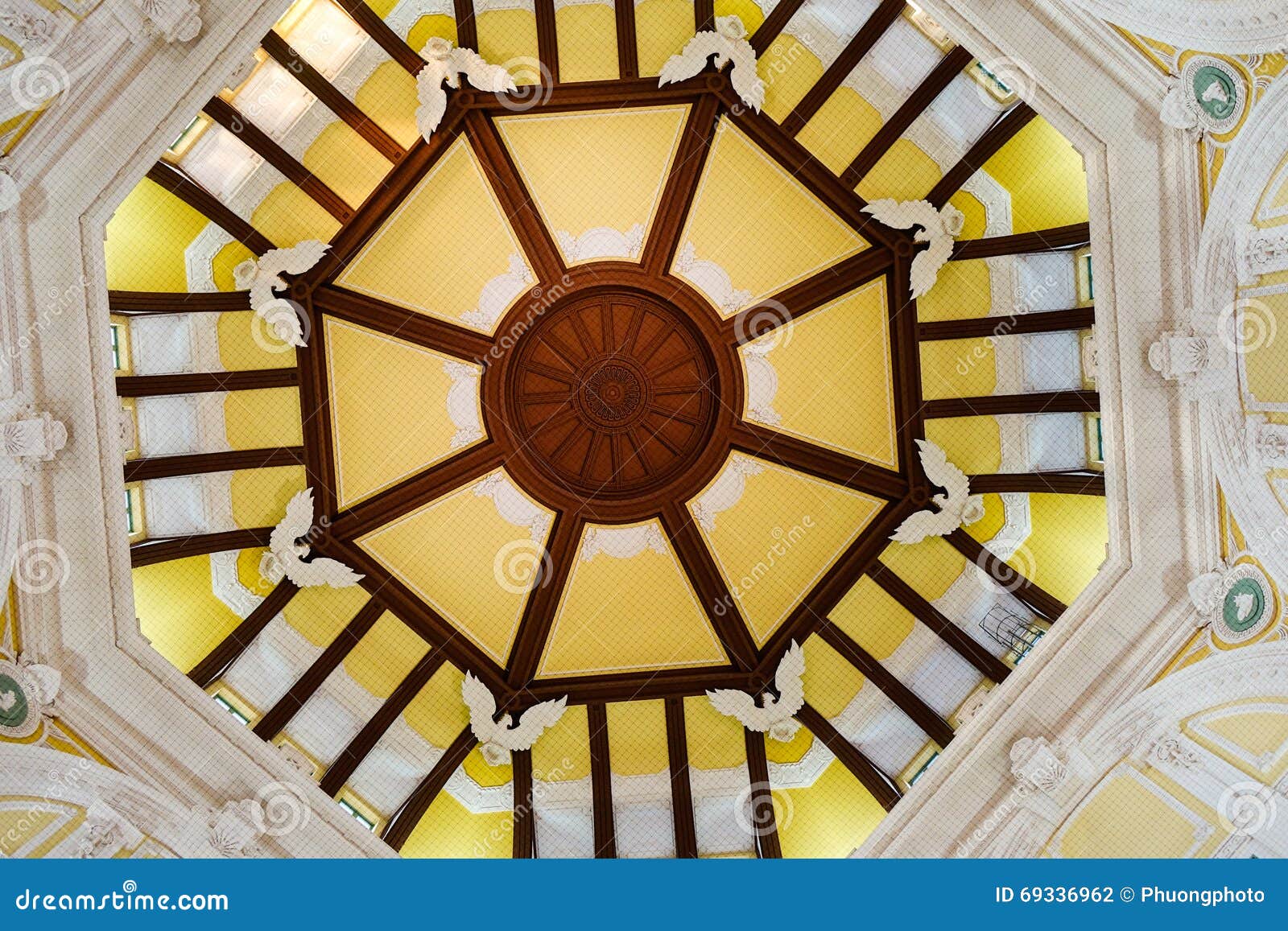 The Ceiling of Tokyo Station in Tokyo, Japan Editorial Photography ...