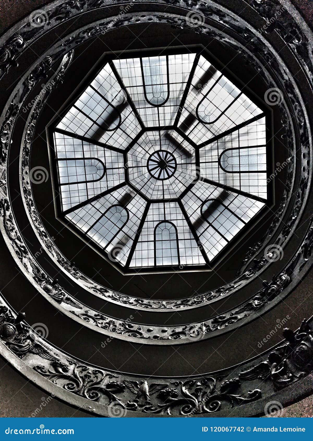 Octagon Sky View editorial photography. Image of vaticanmuseum - 120067742
