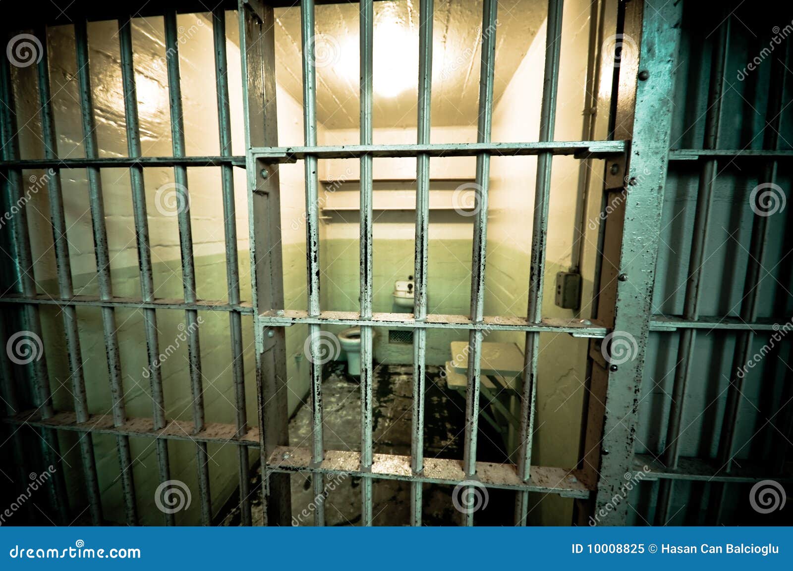 Celda De Prisión En La Isla De Alcatraz Imagen de archivo - Imagen de ...