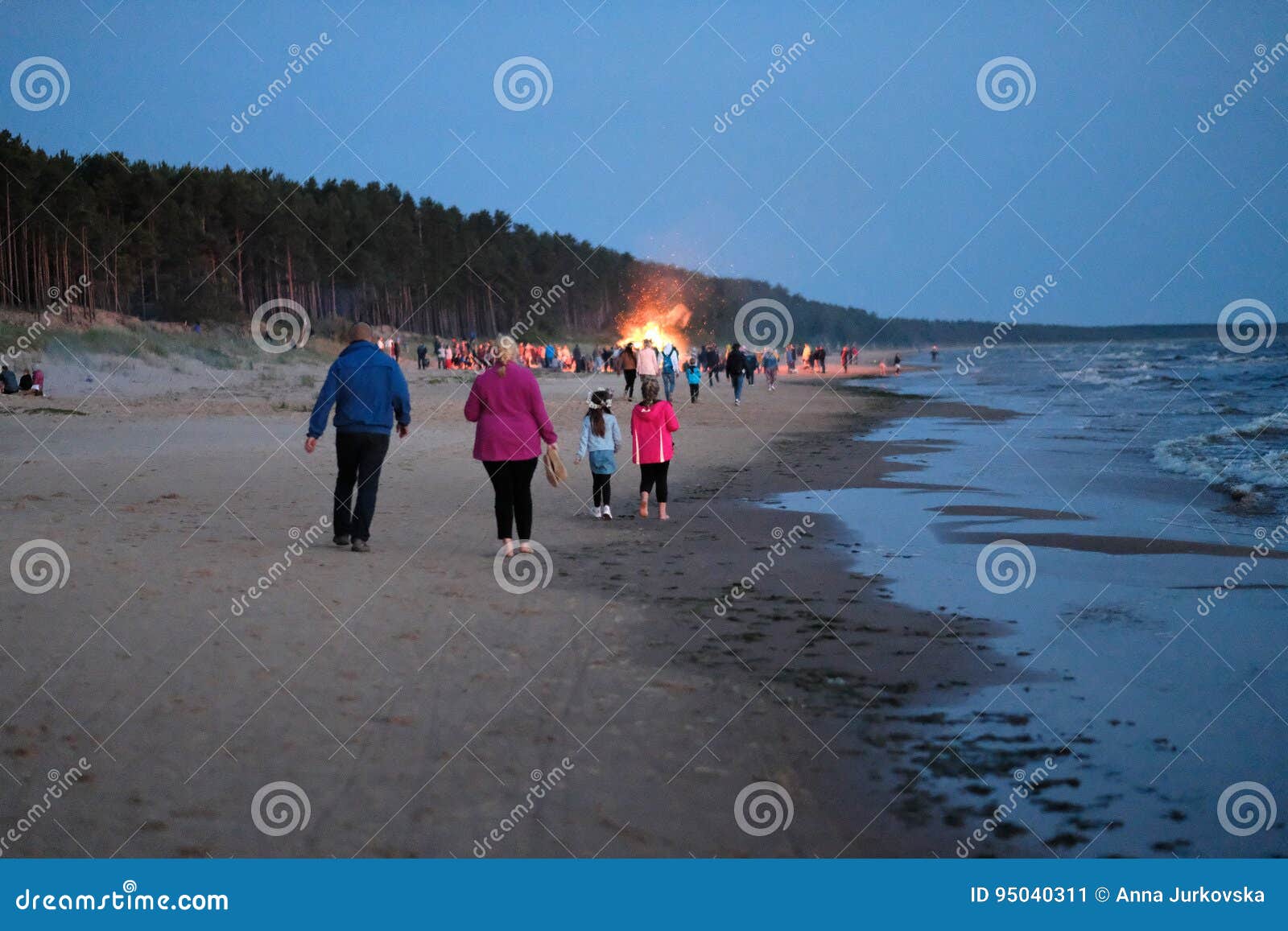 Celebrating the Summer Solstice Editorial Photo - Image of beach ...