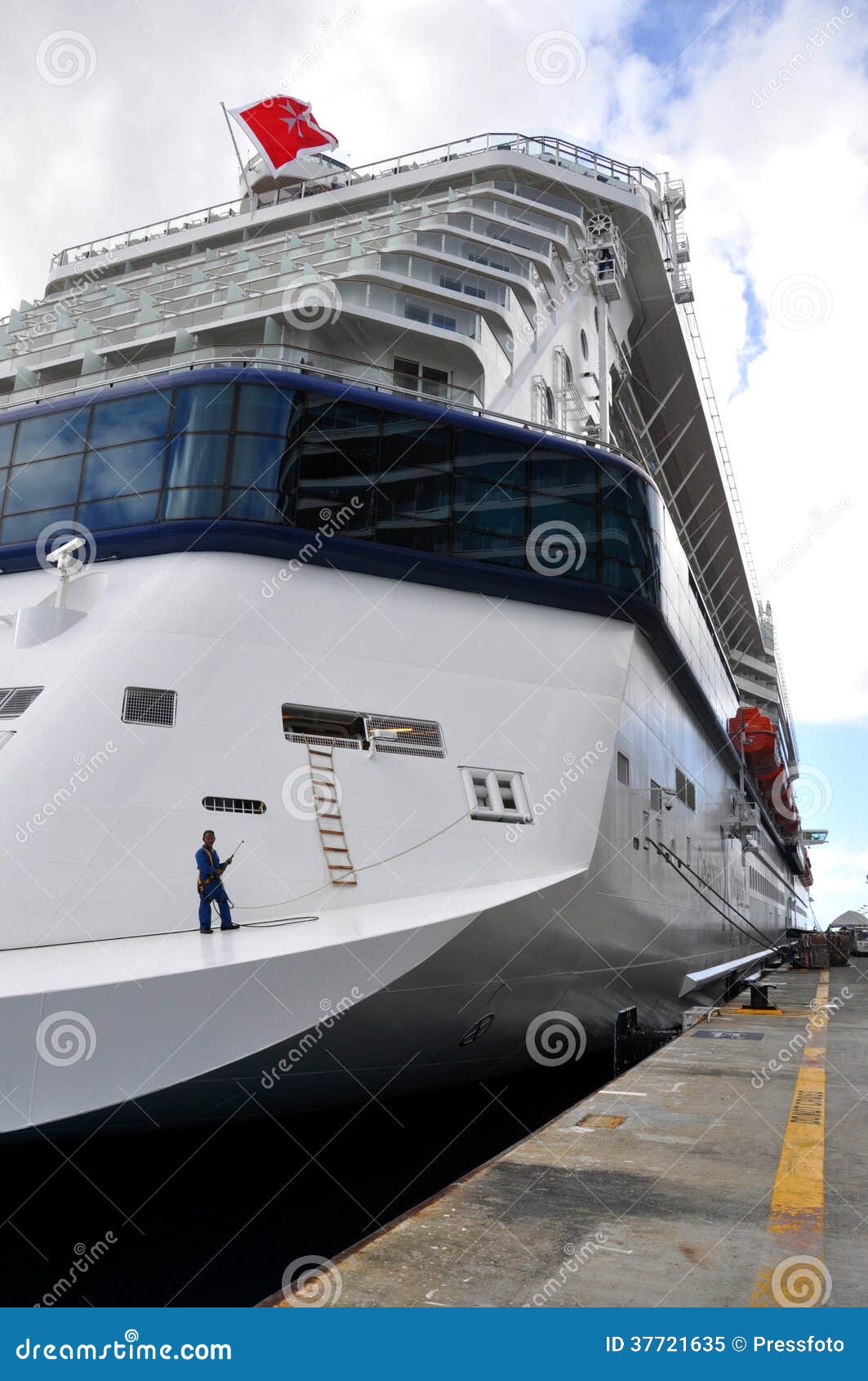 Celebrity Reflection editorial image. Image of hotel - 37721635