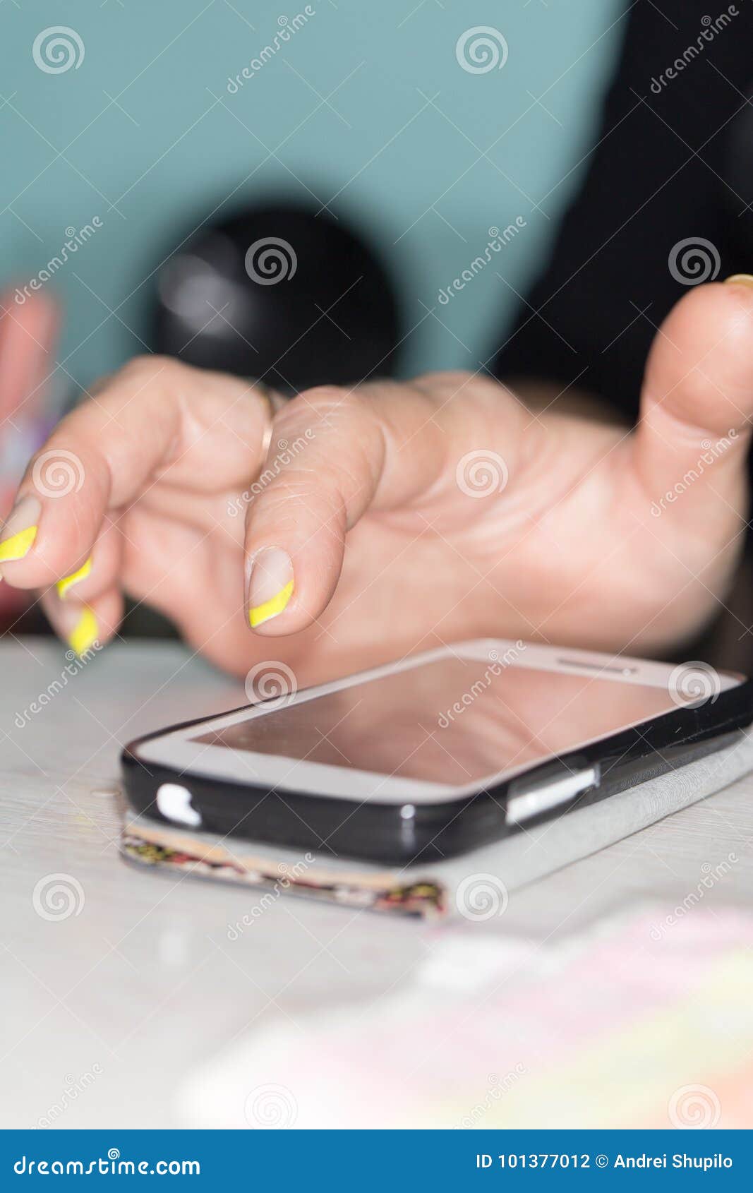 Cell phone in hand stock photo. Image of girl, cell - 101377012