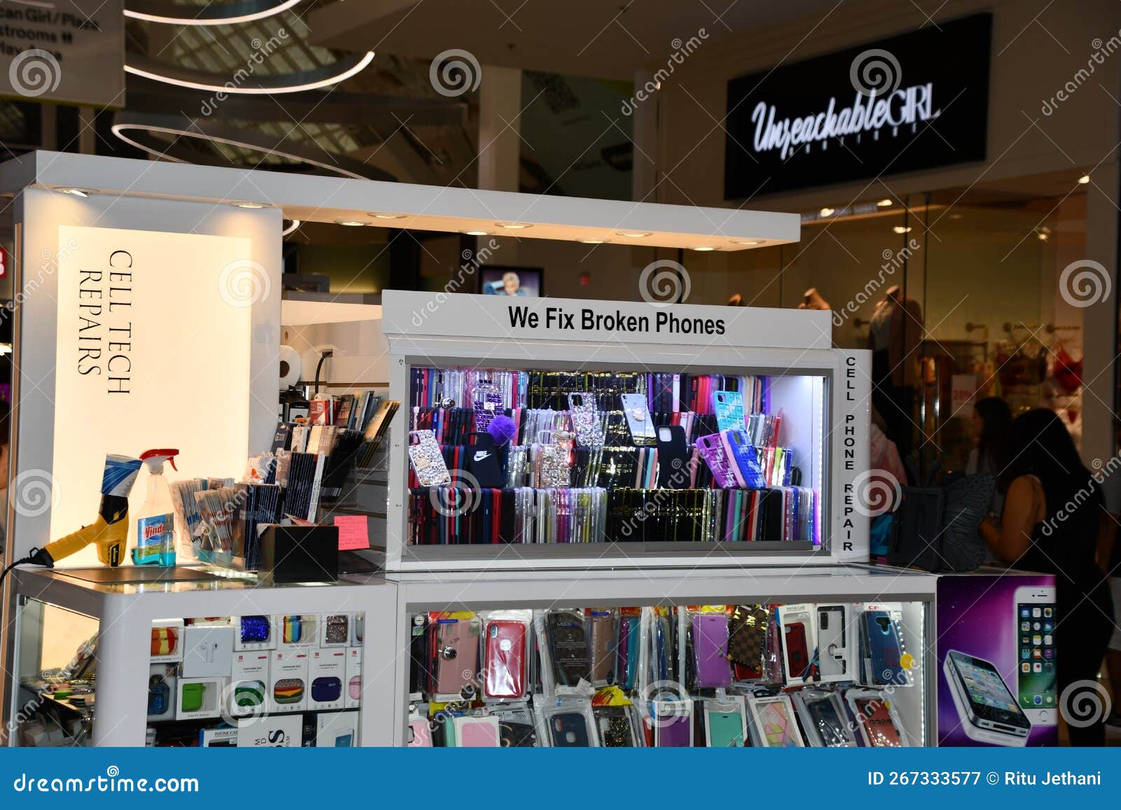 Cell Tech Repairs at the Florida Mall in Orlando, Florida Editorial ...