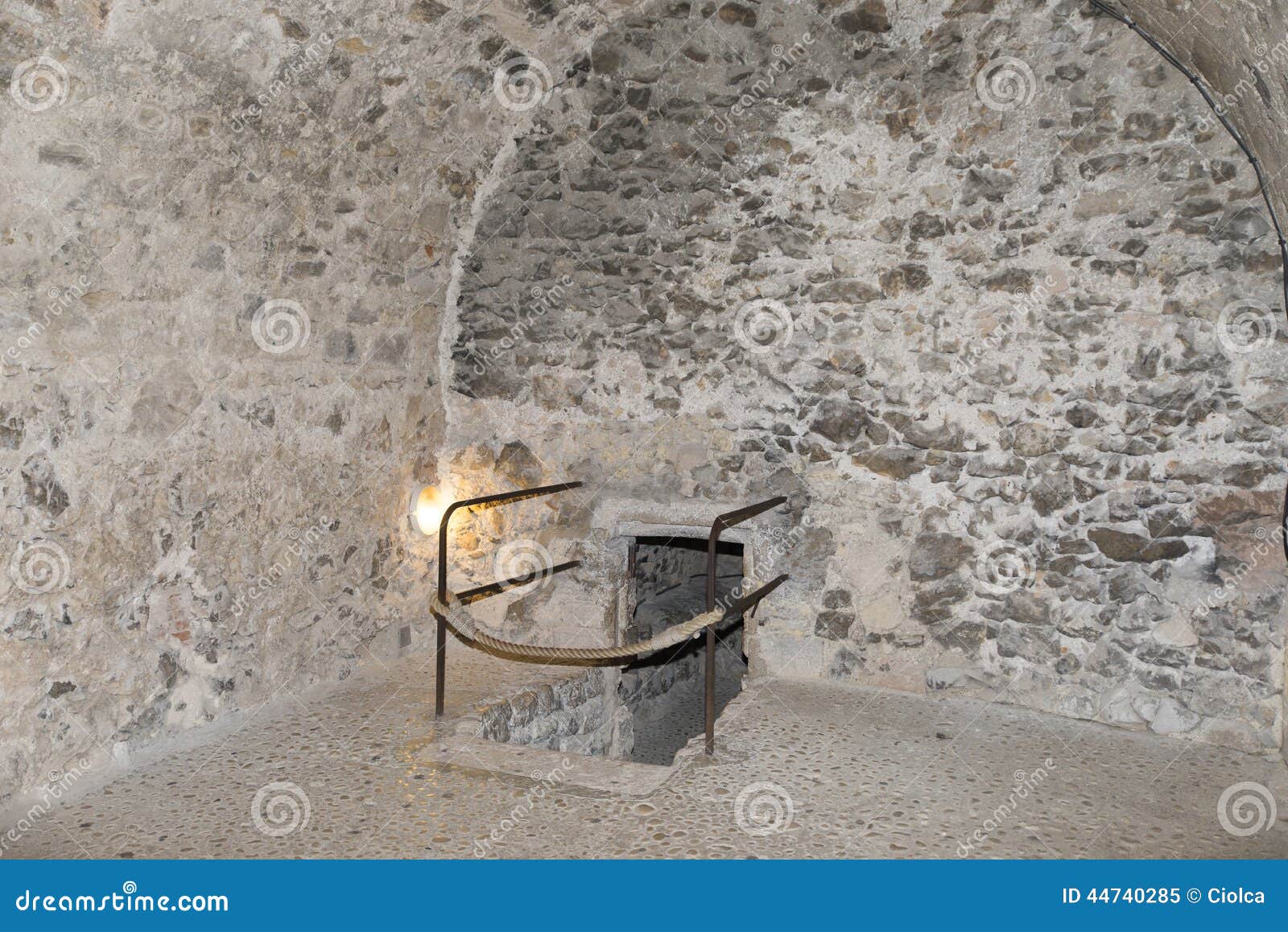 Cella Di Prigione Del D'If Di ChÃ¢teau Immagine Stock - Immagine di griglie, passerelle: 44740285