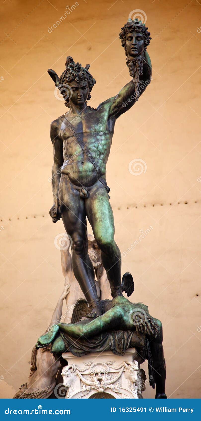 Cellini Perseus Statue Palazzo Vecchio Florence Stock Image - Image of ...