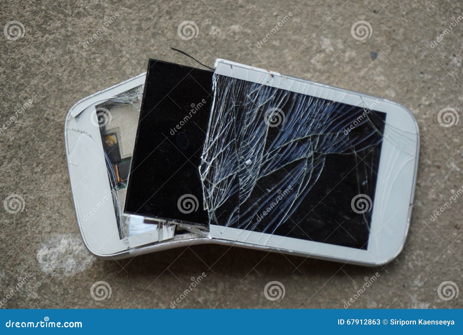 Cellulare Rotto Dello Schermo Immagine Stock - Immagine di elettronico ...