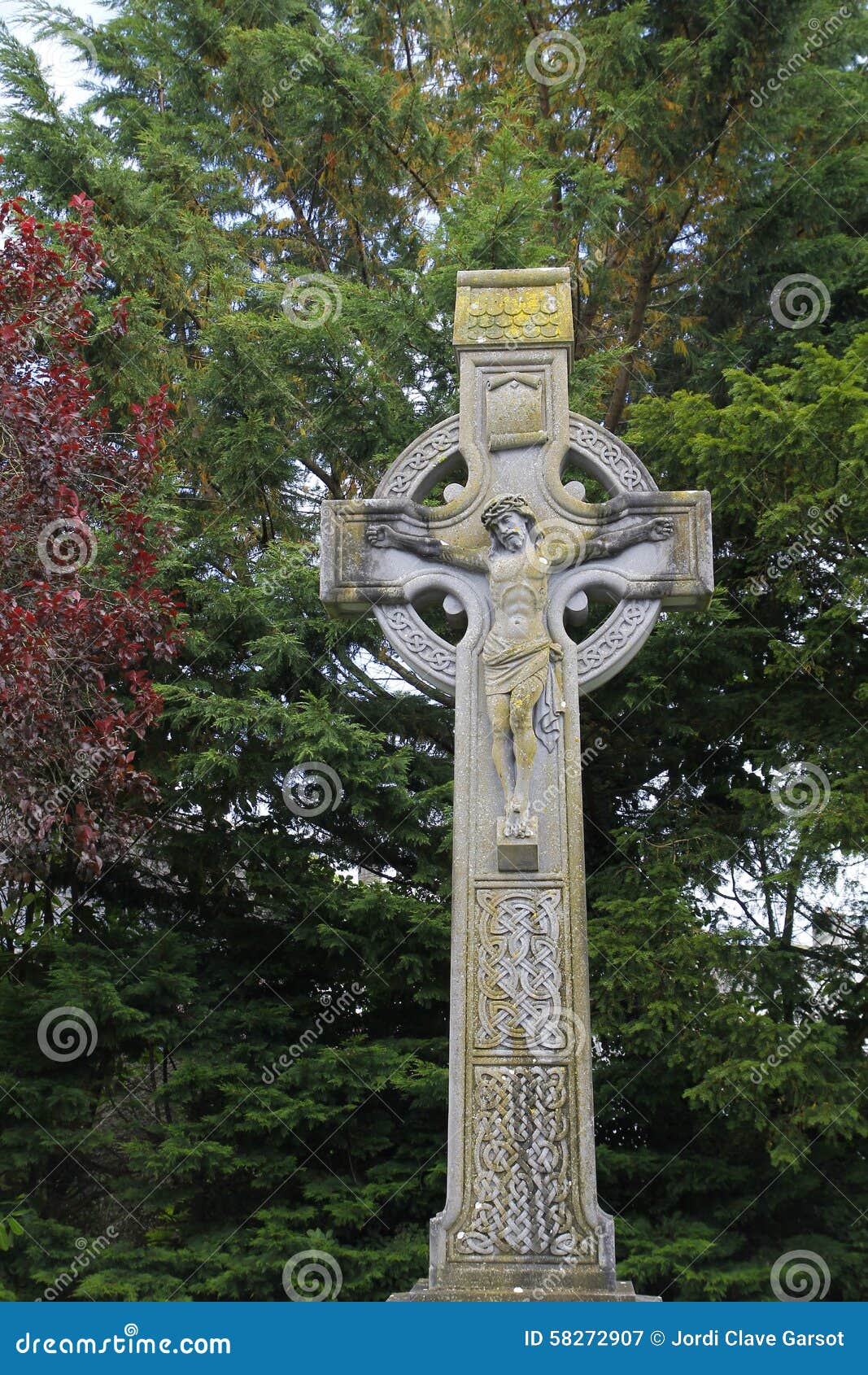 Celtic cross in Ireland stock image. Image of church - 58272907