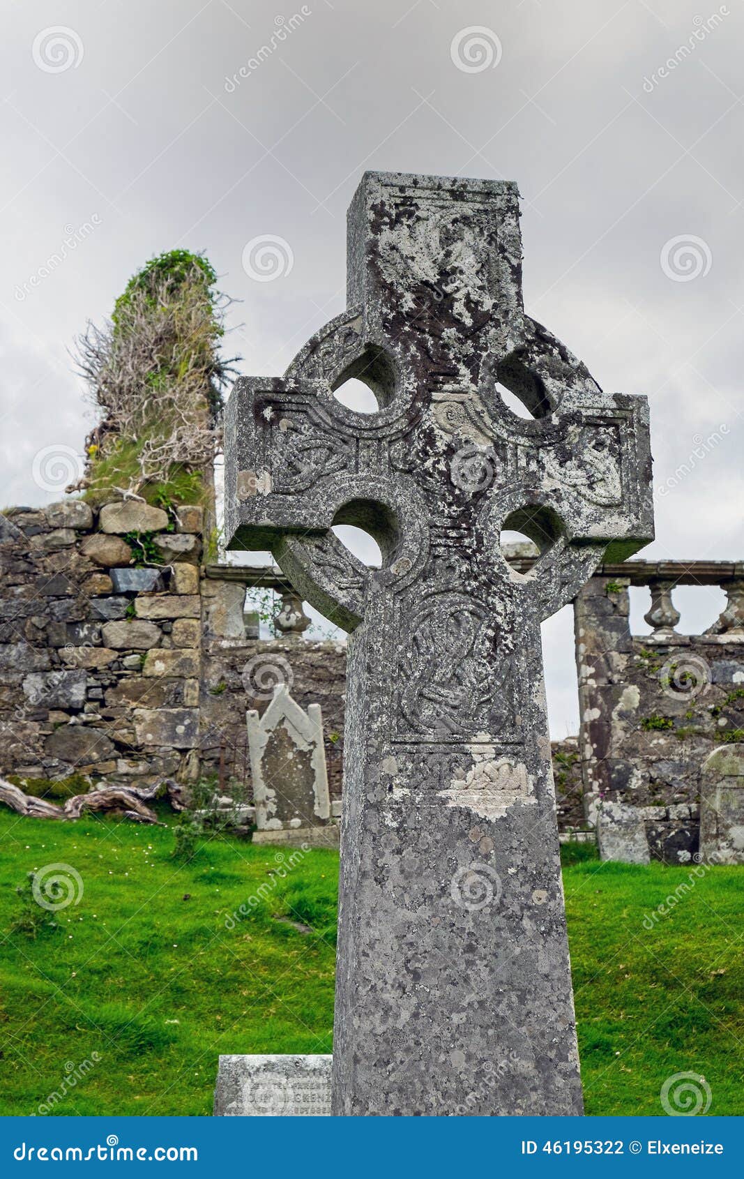 Celtic cross in Scotland stock photo. Image of islay - 46195322