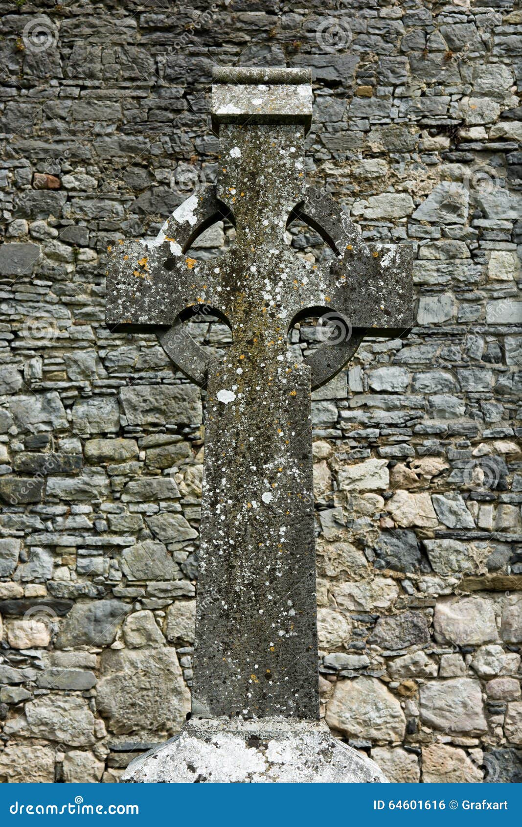 Celtic Wall Decor, Detailed Celtic Designs Embellishing Walls ...