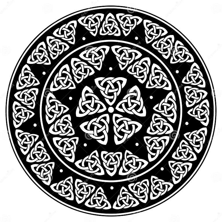 Celtic Shield, Decorated with a Ancient European Pattern Stock Vector ...