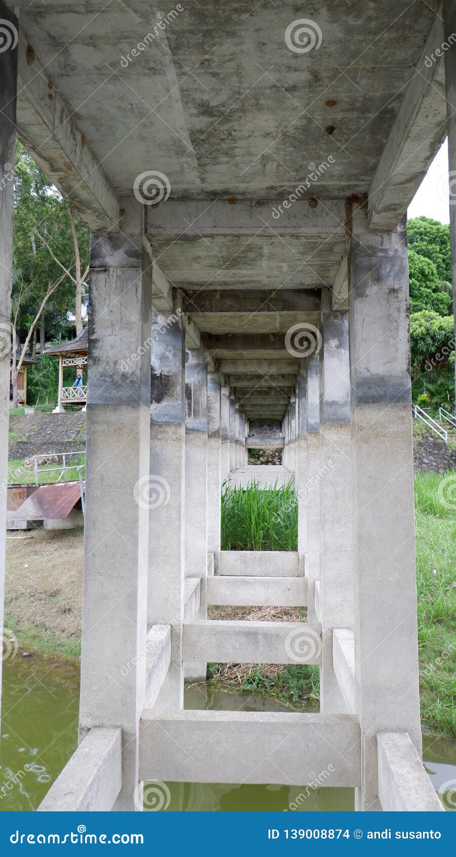 Cement Beam Support Pillar Concrete Bridge Construction Stock Photo ...