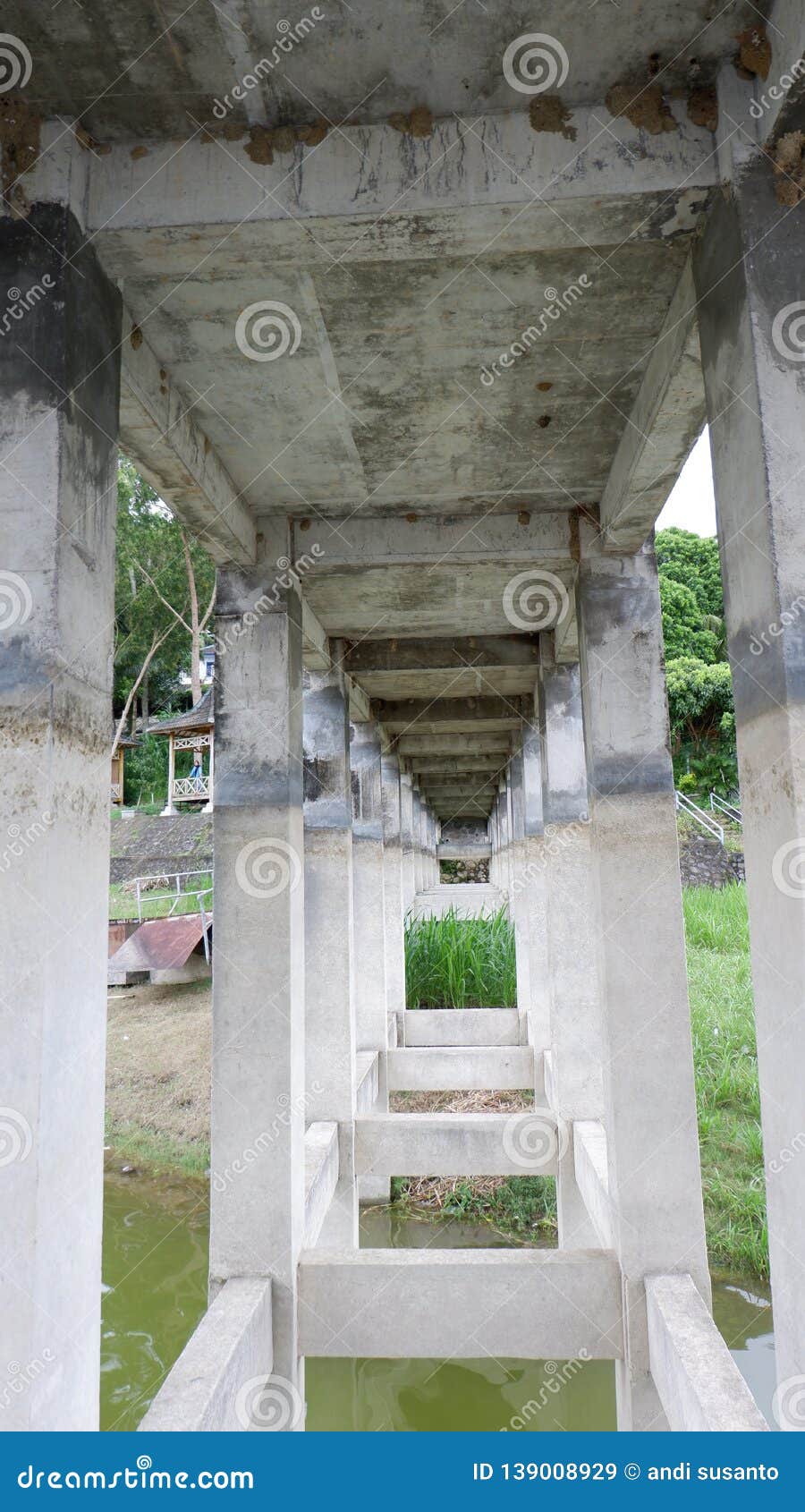 Cement Beam Support Pillar Concrete Bridge Construction Stock Image ...