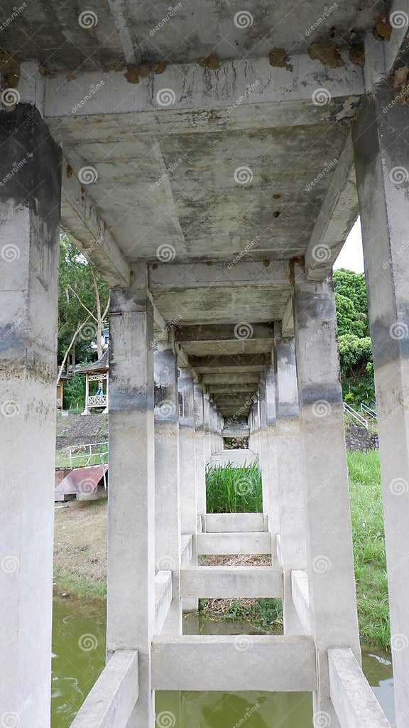 Cement Beam Support Pillar Concrete Bridge Construction Stock Image ...