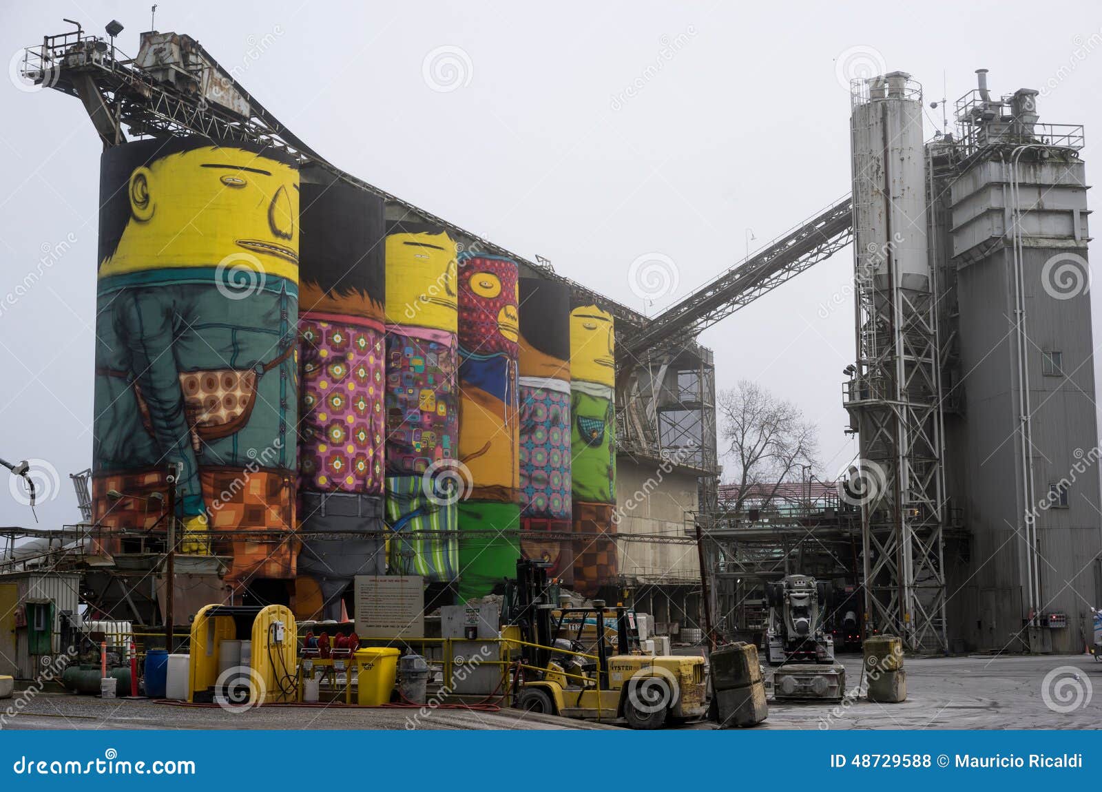 Cement factory editorial stock photo. Image of plant - 48729588