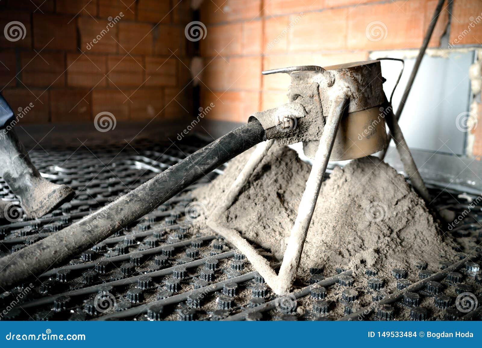 Details of Cement Mortar and Concrete Pump during Indoor Constructions ...