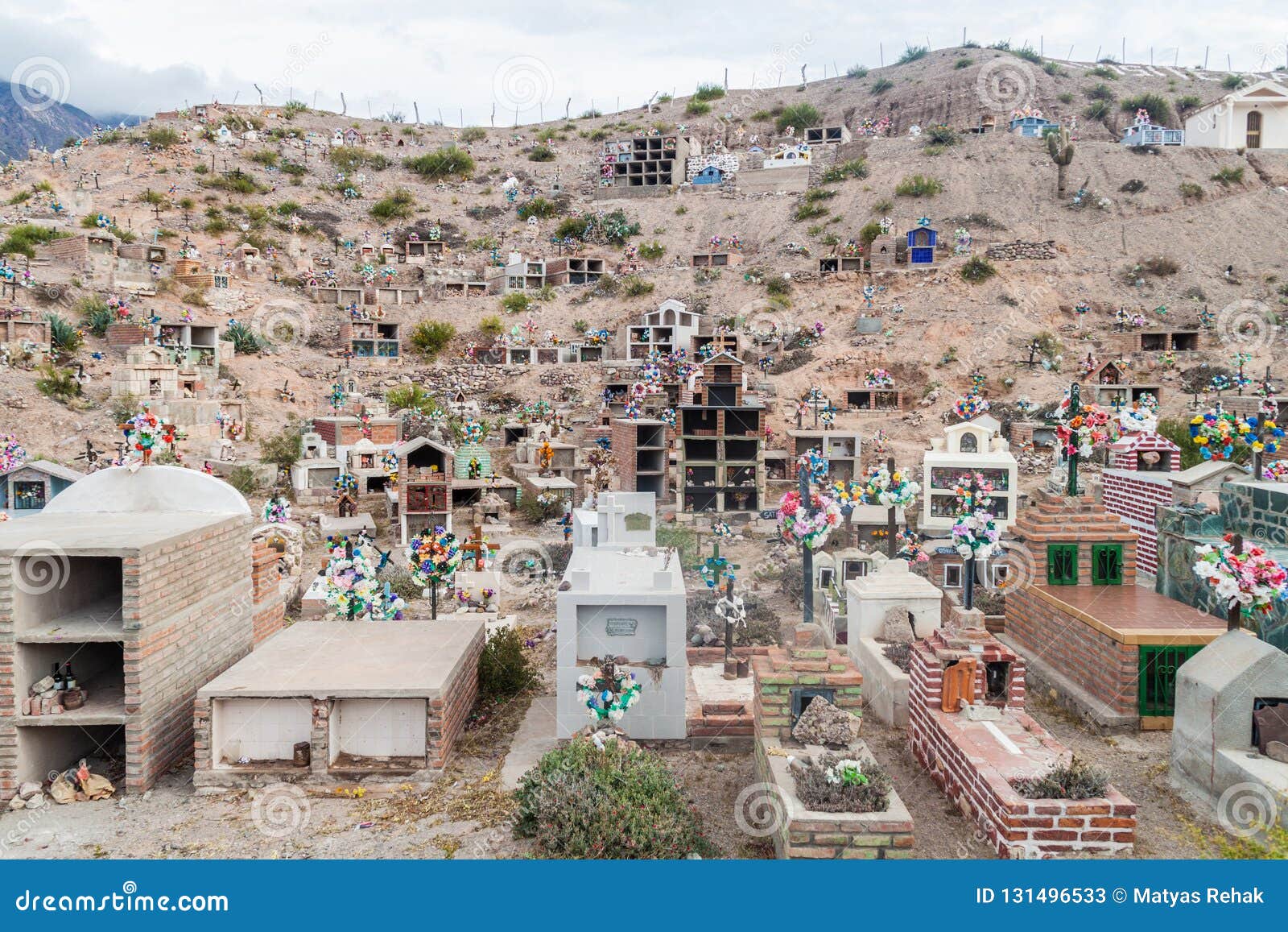 Cementerio En El Pueblo Maimara Imagen de archivo - Imagen de argentino ...