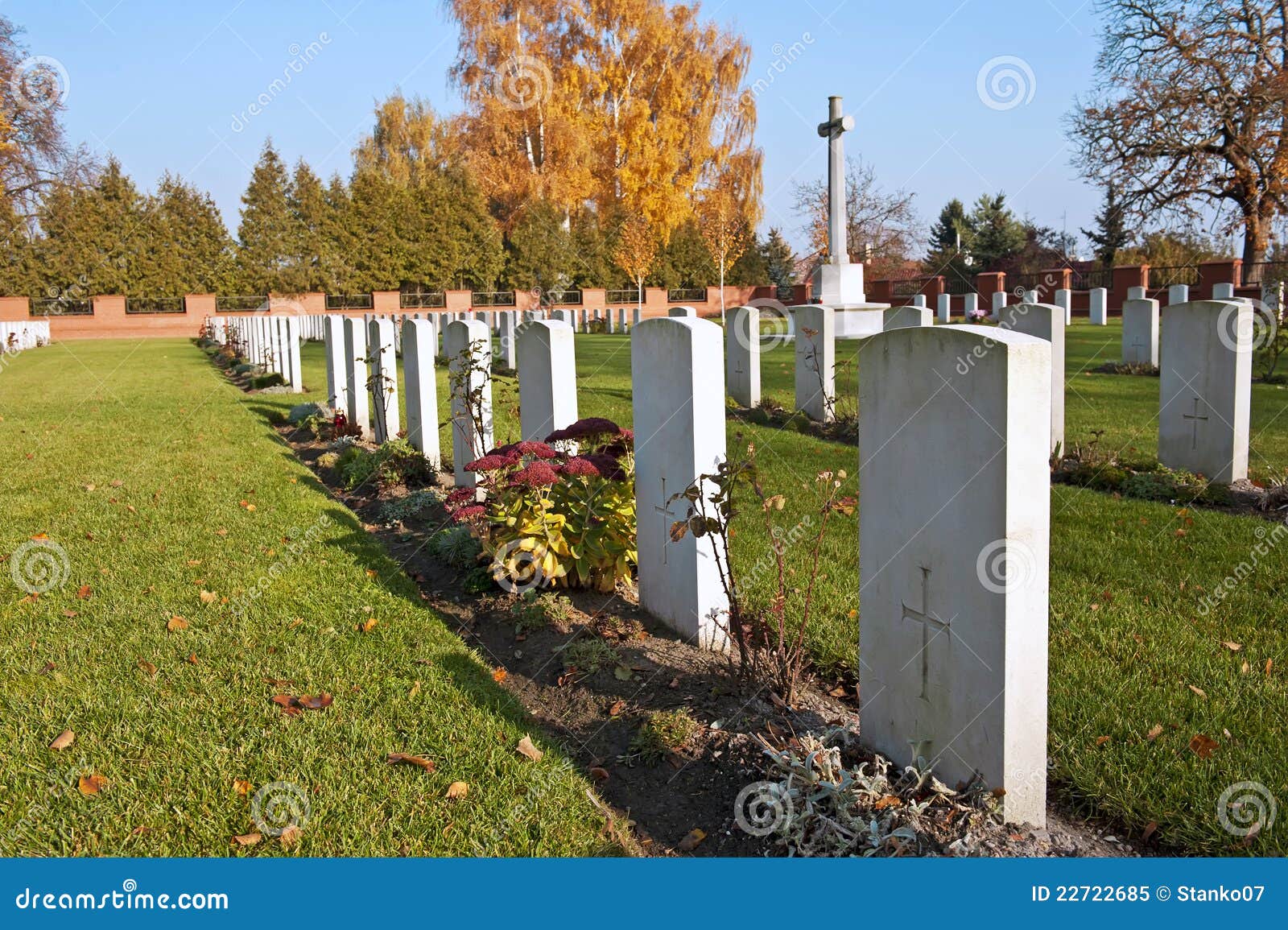 Cemetery stock image. Image of grass, arrangement, faith - 22722685
