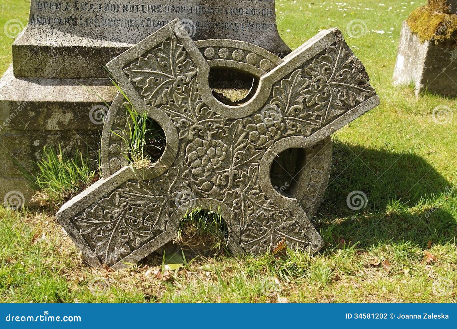 Cemetery Fallen Broken Celtic Cross Stock Photo - Image of tombstone ...