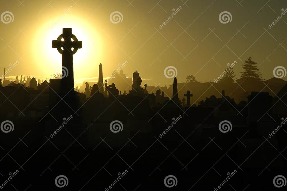 Cemetery sunset stock image. Image of sadness, tombstone - 2661263