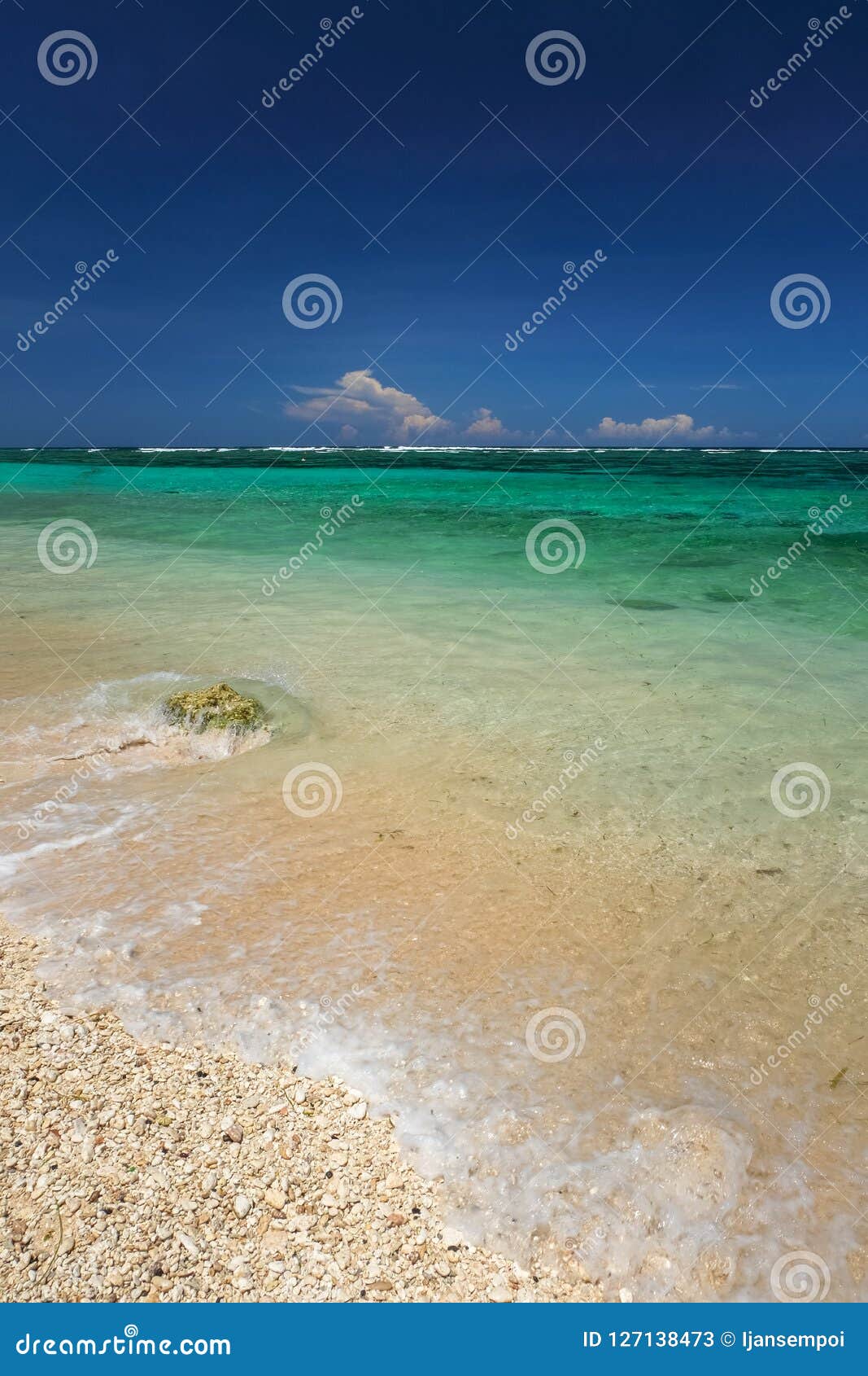 Cenário bonito da praia imagem de stock. Imagem de vista - 127138473