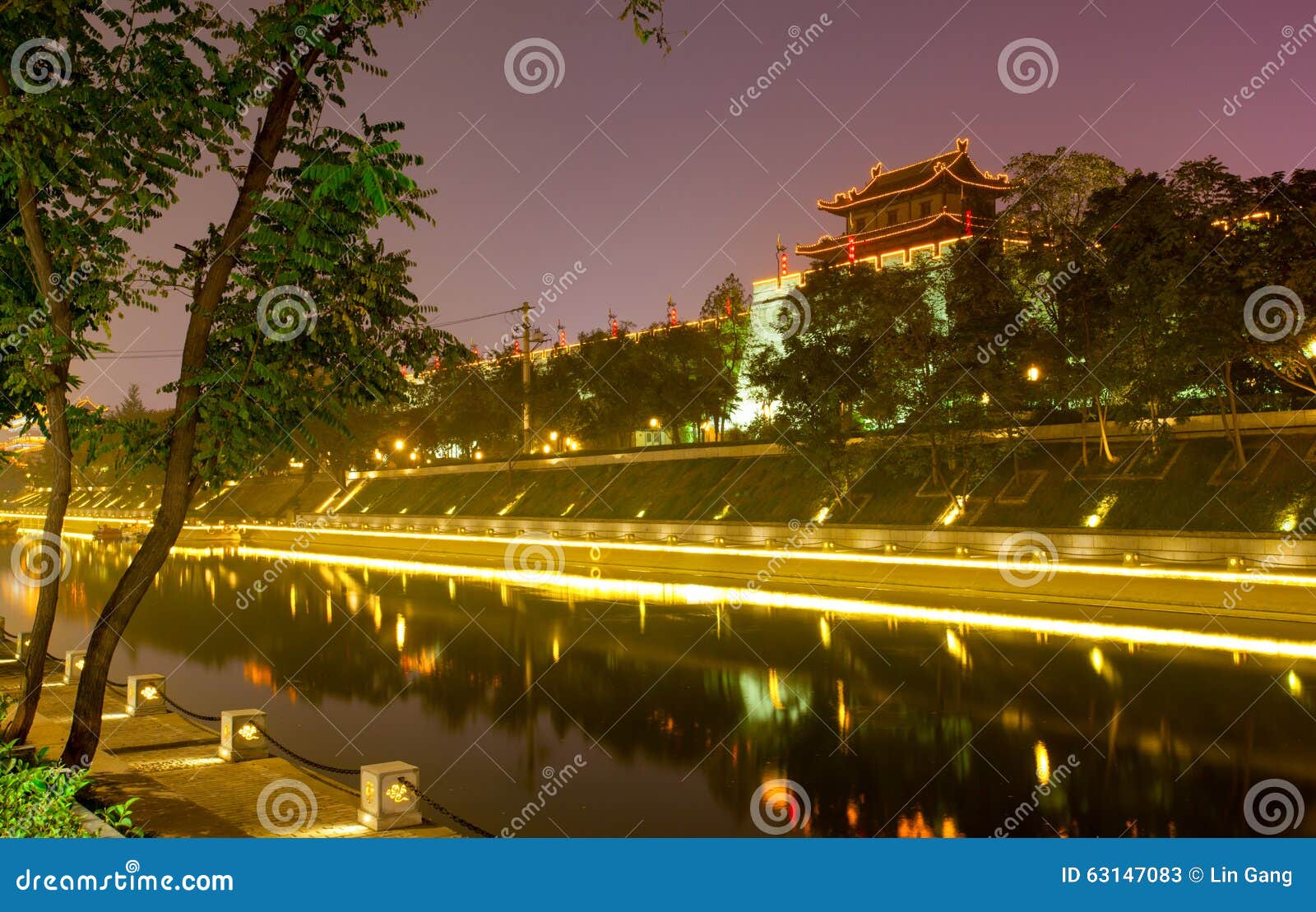 Cena Da Noite Da Parede Da Cidade Em Xian Imagem de Stock - Imagem de ...