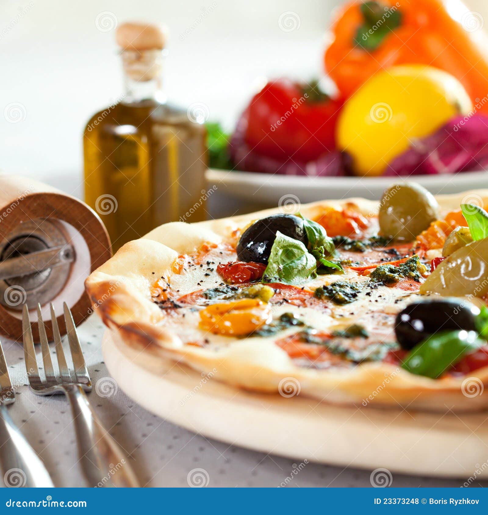Cena de la pizza foto de archivo. Imagen de lugar, pimienta - 23373248