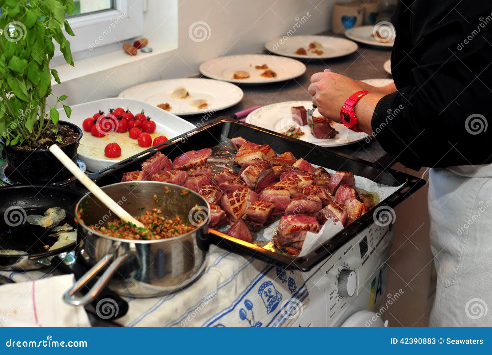 Cena francesa gastrónoma imagen de archivo. Imagen de cocina - 42390883