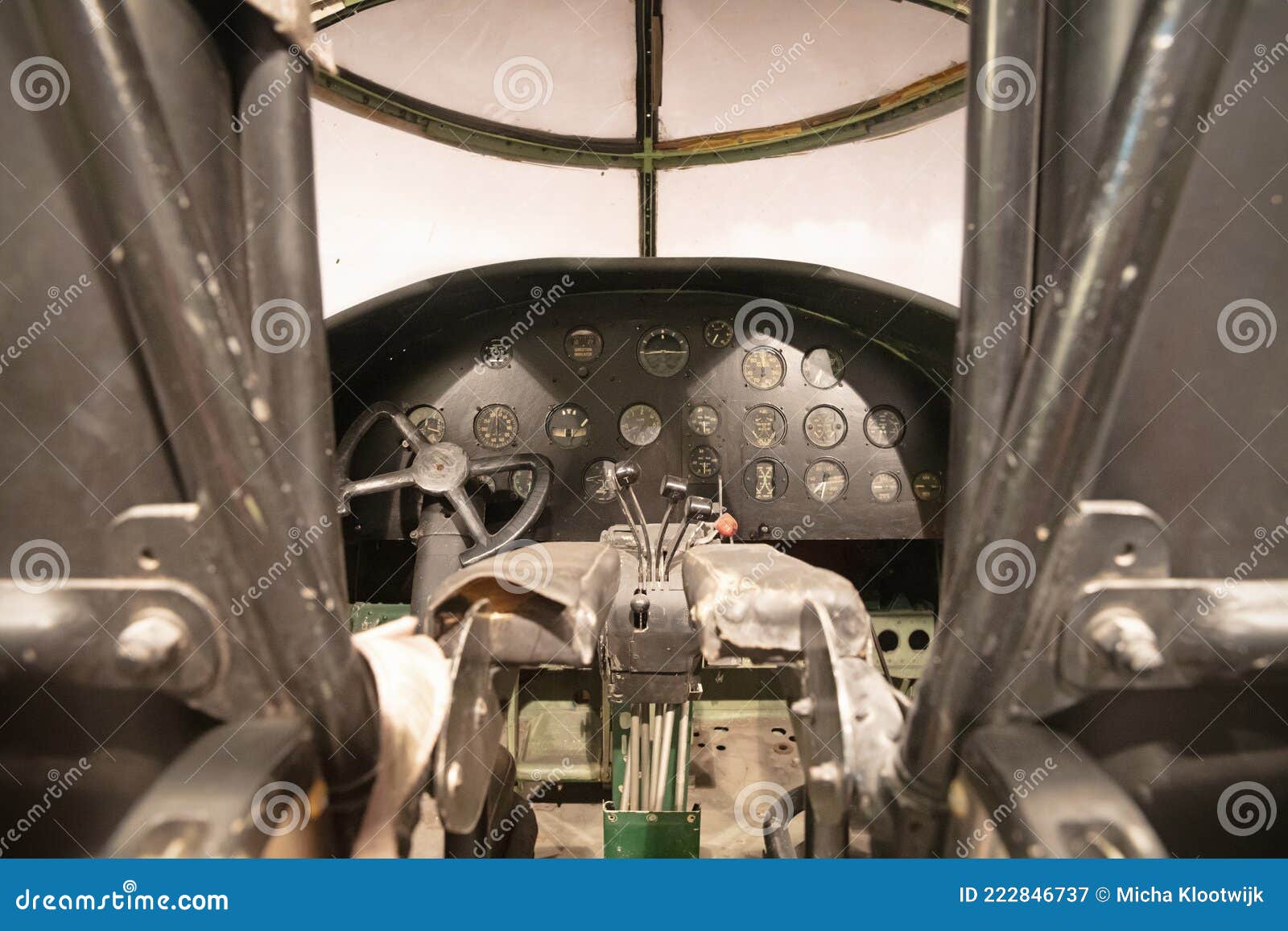 Center Console and Throttles in Airplane Stock Image - Image of plane ...