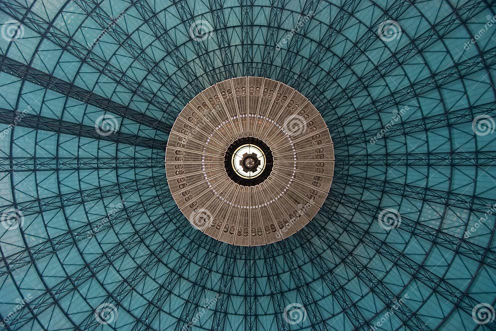 Center kupol arkivfoto. Bild av kupol, kors, cirkel, form - 247618