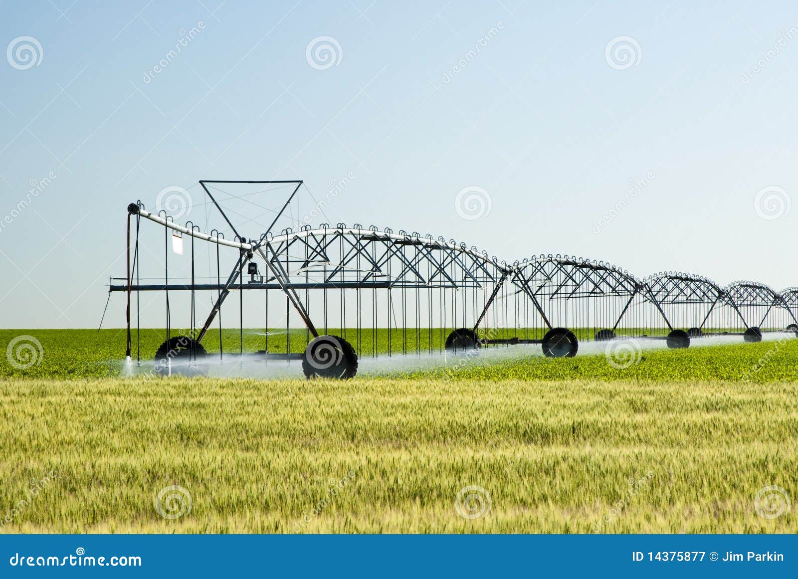 Center Pivot Irrigation System Stock Image - Image of rural, outdoors ...