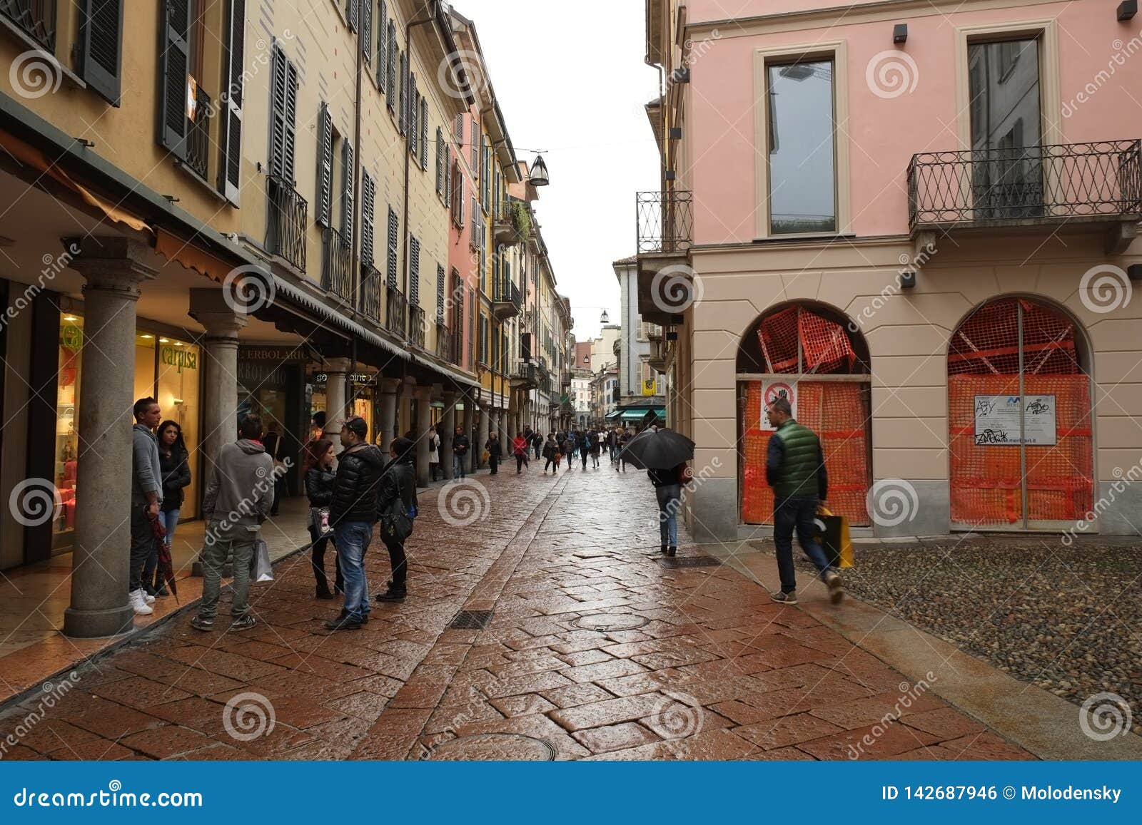Center of Varese, Italy editorial photo. Image of basketball - 142687946