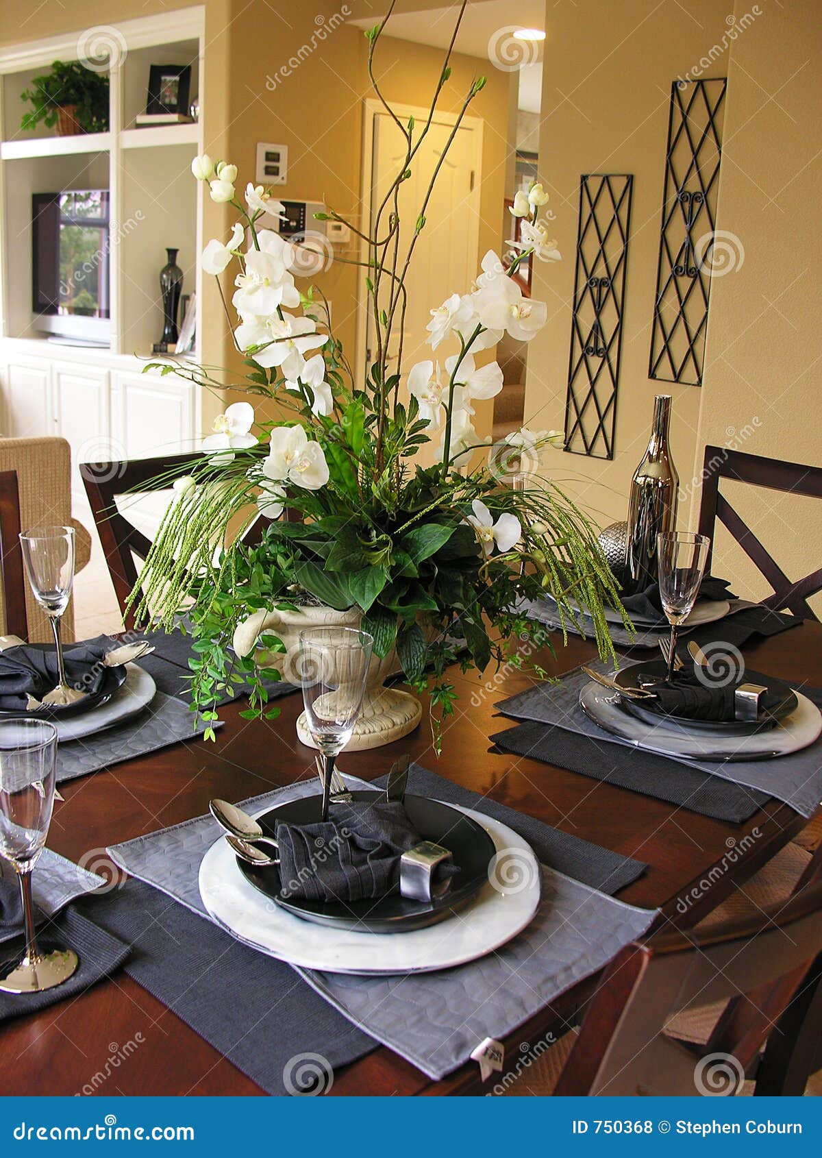 Centerpiece stock photo. Image of napkin, silver, rooms - 750368