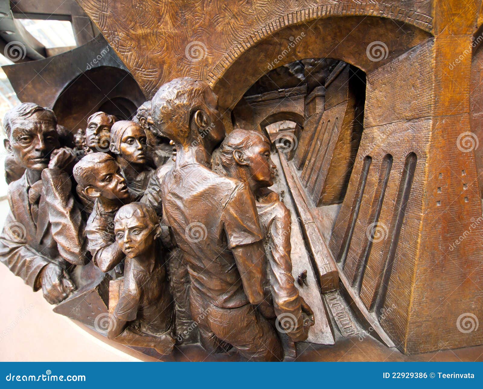 Central Arch Sculpture editorial photo. Image of england - 22929386